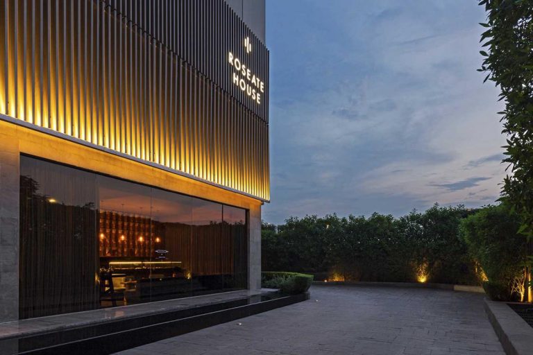Car Tour Roseate House Delhi Aerocity | Cab from Roseate House Aerocity